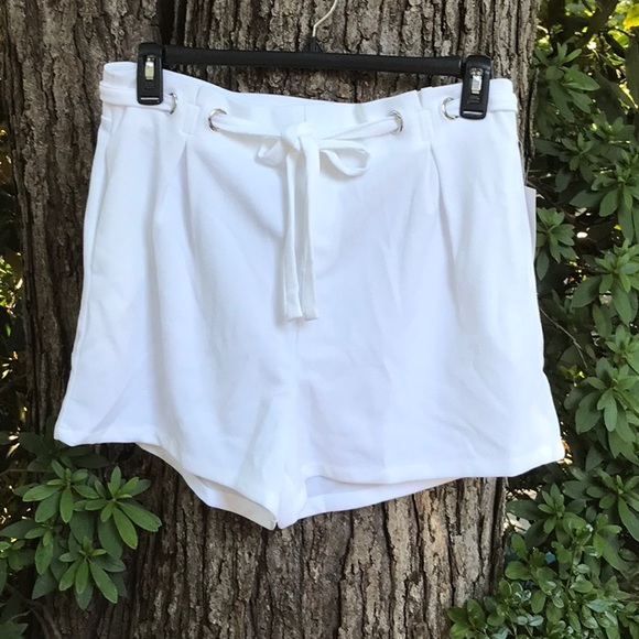 Savion | Shorts | Nwt Savion White Summer Short Shorts Tie Waist ...